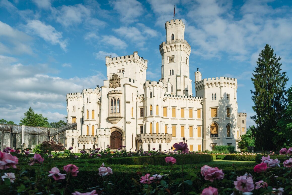 Hluboka Castle: info & how to get there 🏰 | Prague.org
