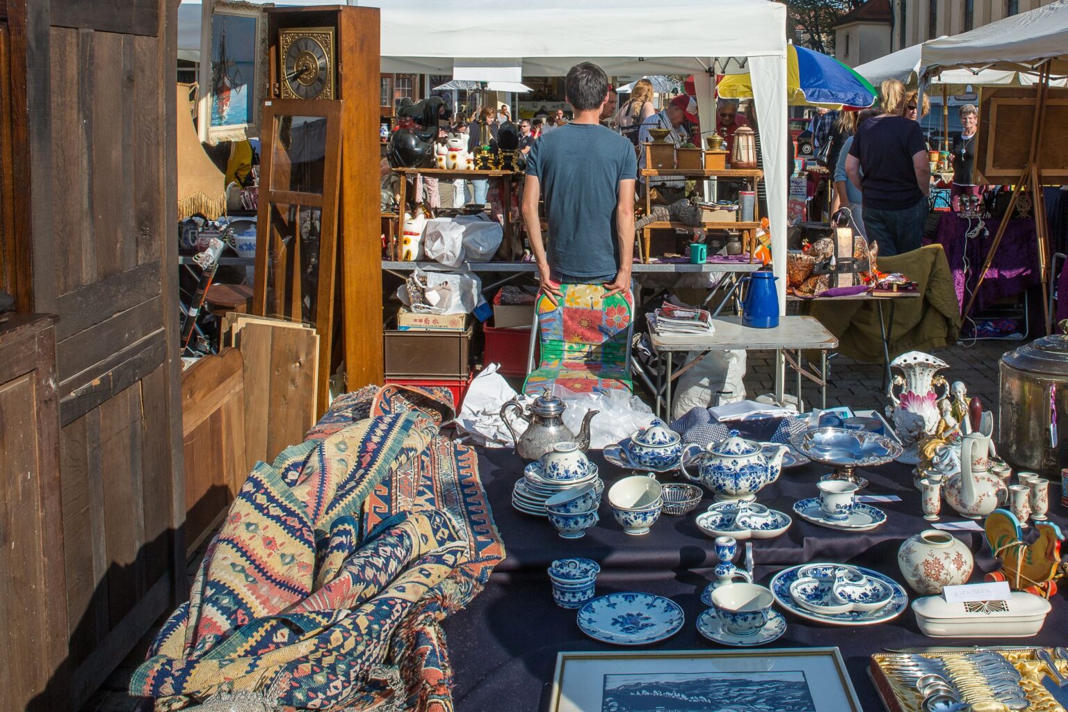 A Shopper's Guide to Prague's Flea Markets | Prague.org