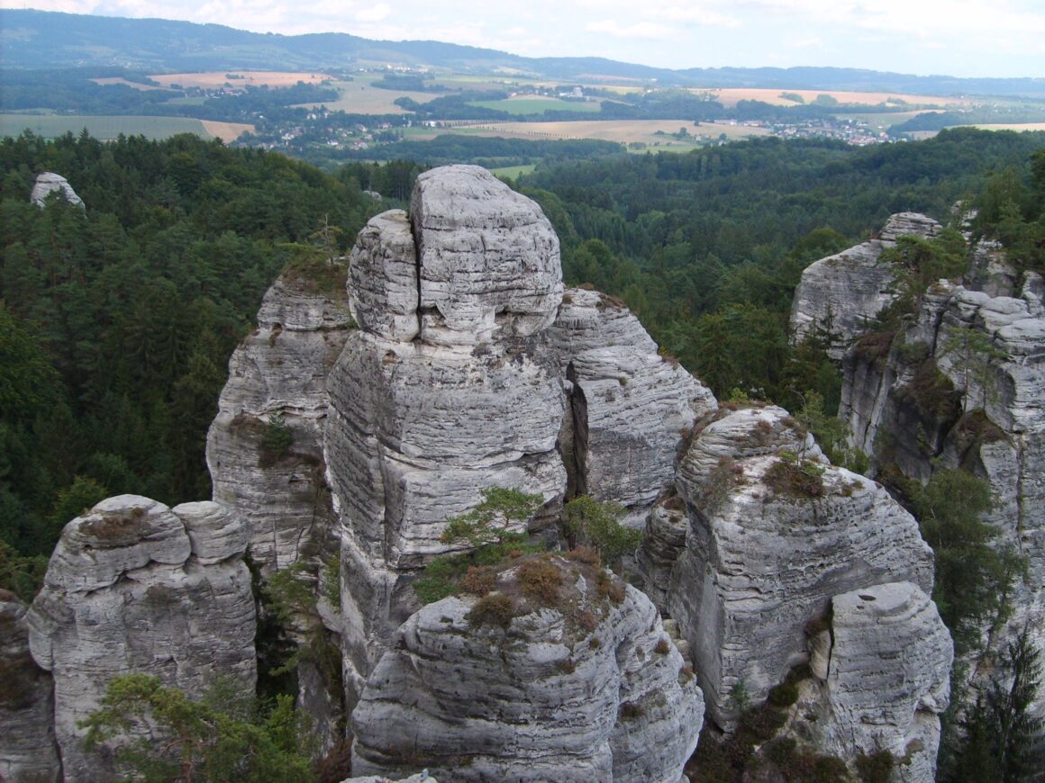 Explore Czech Republic's Mountains 🏞️I Prague.org