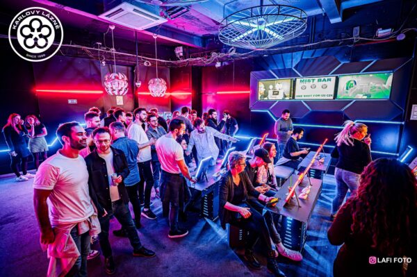 10 Beste clubs in Praag voor een onvergetelijke avond🪩 🕺💃